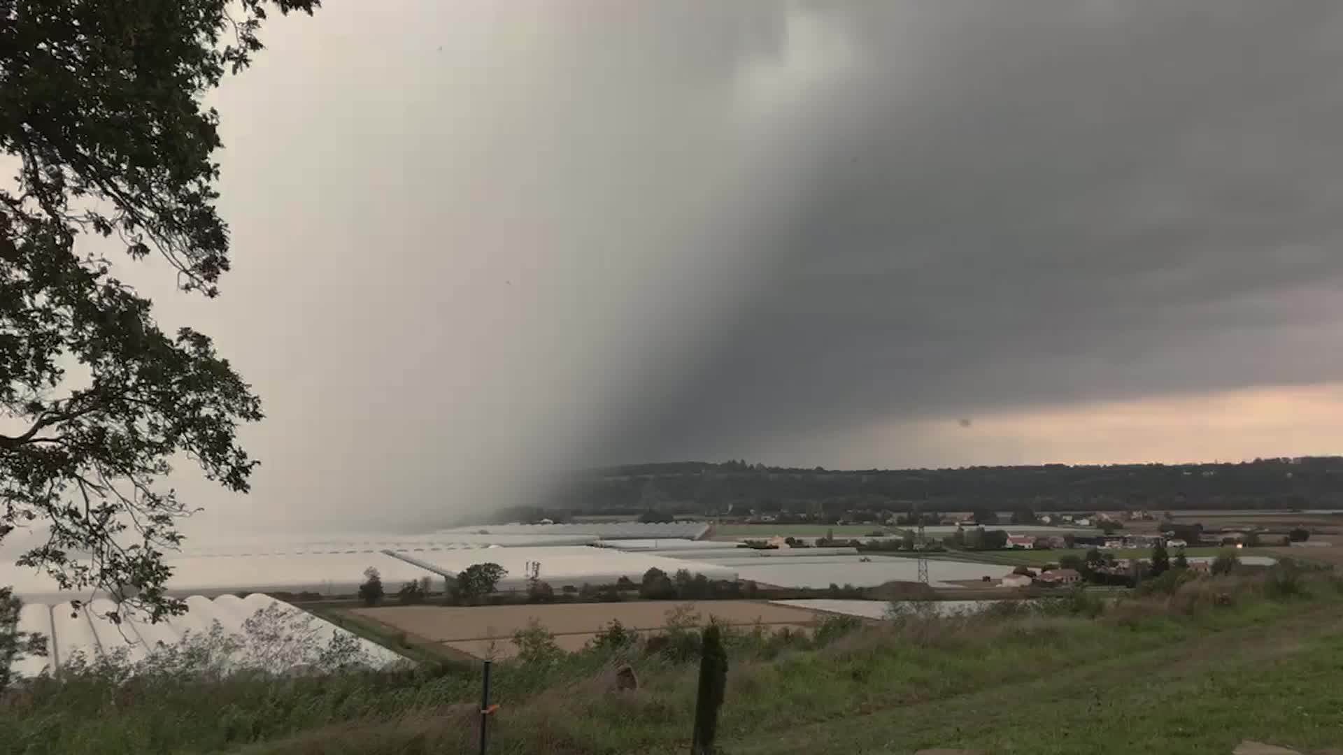 Rain Shaft Closes in - Videos from The Weather Channel