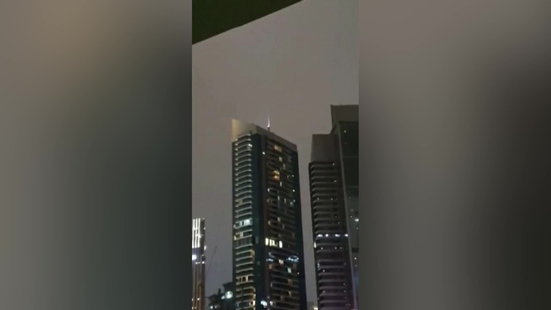 Watch Lightning Strike World’s Tallest Building - Videos from The ...