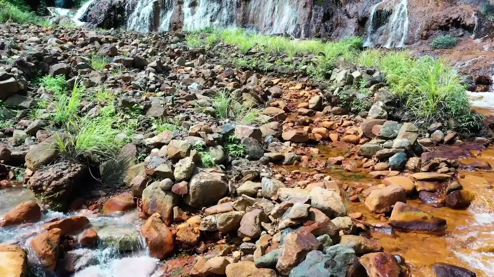Cascada Dorada en Taiwán, impresionante pero tóxica - Videos de The ...