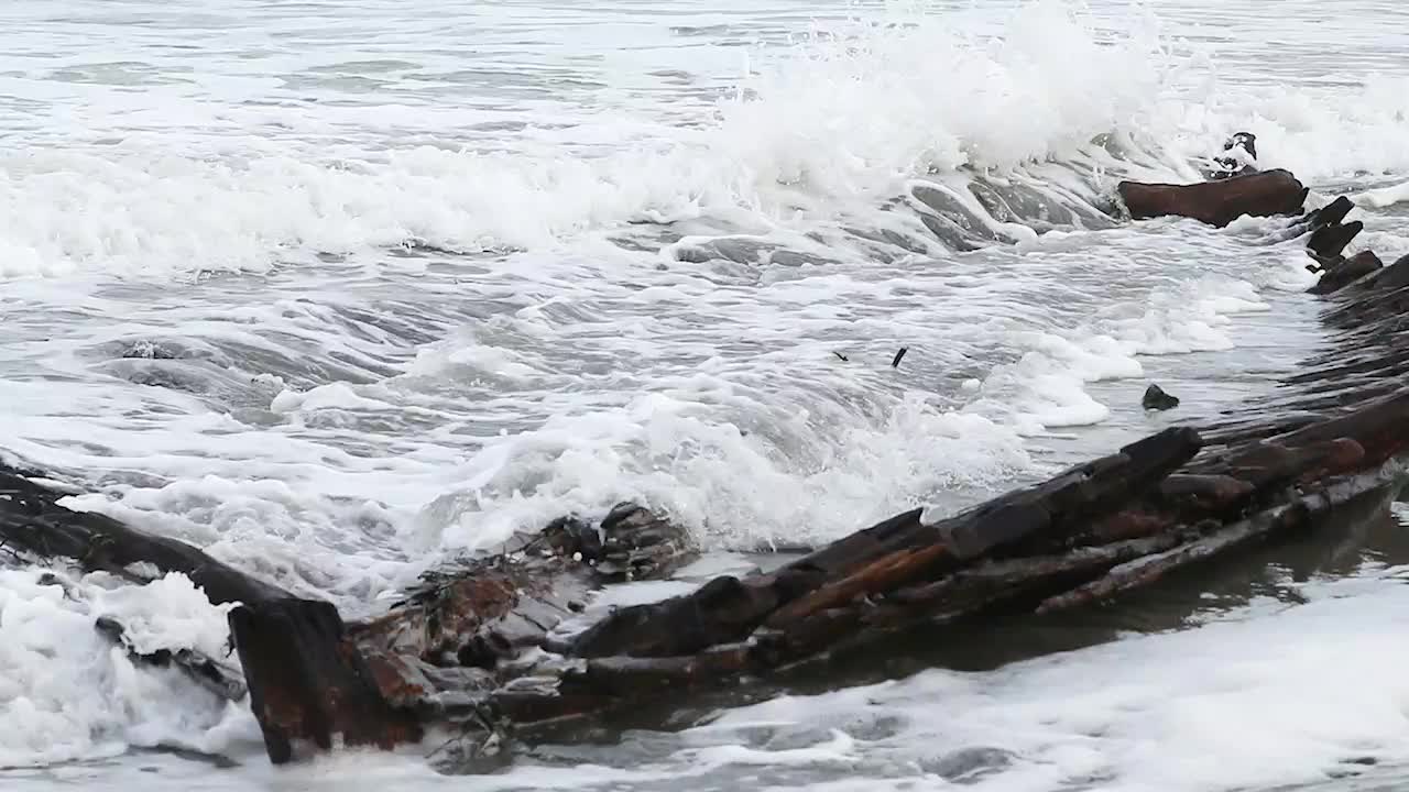 Mystery of Maine Shipwreck Uncovered - Videos from The Weather Channel ...