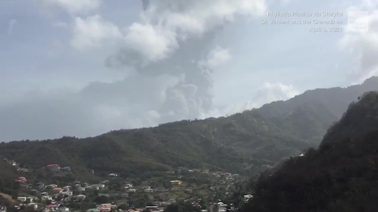 Caribbean Volcano Could Explosively Erupt for Weeks - Videos from The ...
