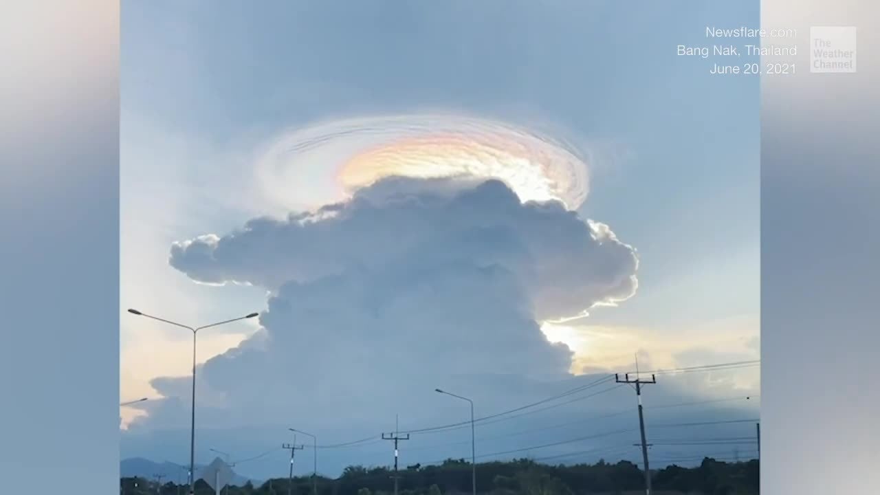 Amazing Cloud Formation Caught on Video - Videos from The Weather Channel