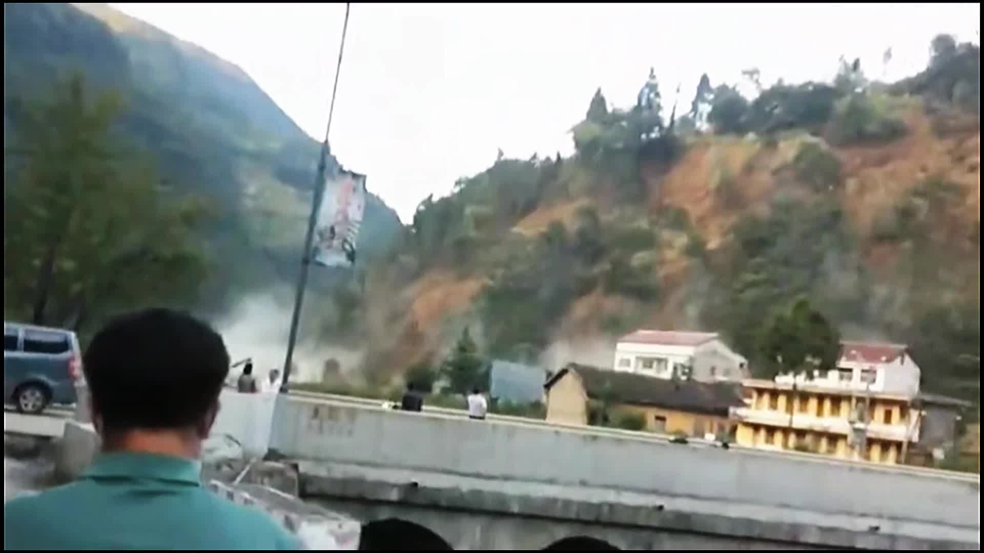 Heavy Rain Causes Mountainside to Collapse - Videos from The Weather ...