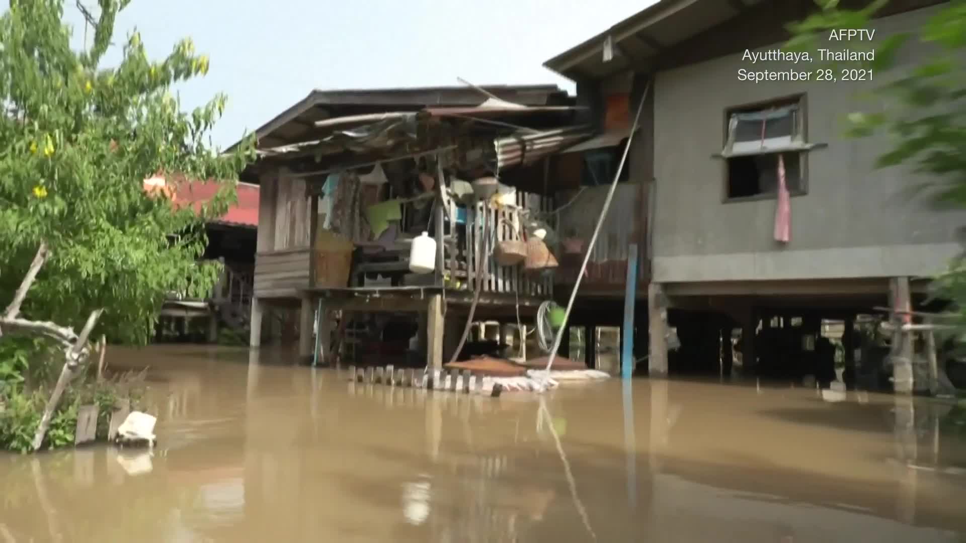 Flooding in Thailand Kills at Least 6, Damages 70,000 Homes - Videos ...