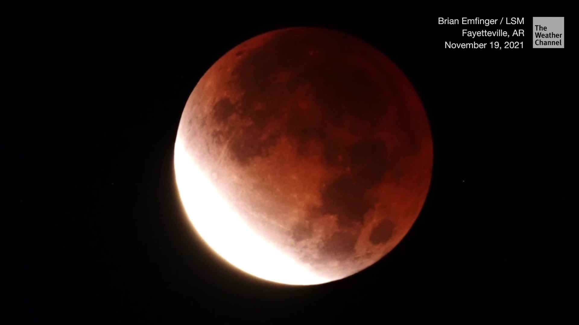 Lunar Eclipse Stuns Skywatchers - Videos from The Weather Channel