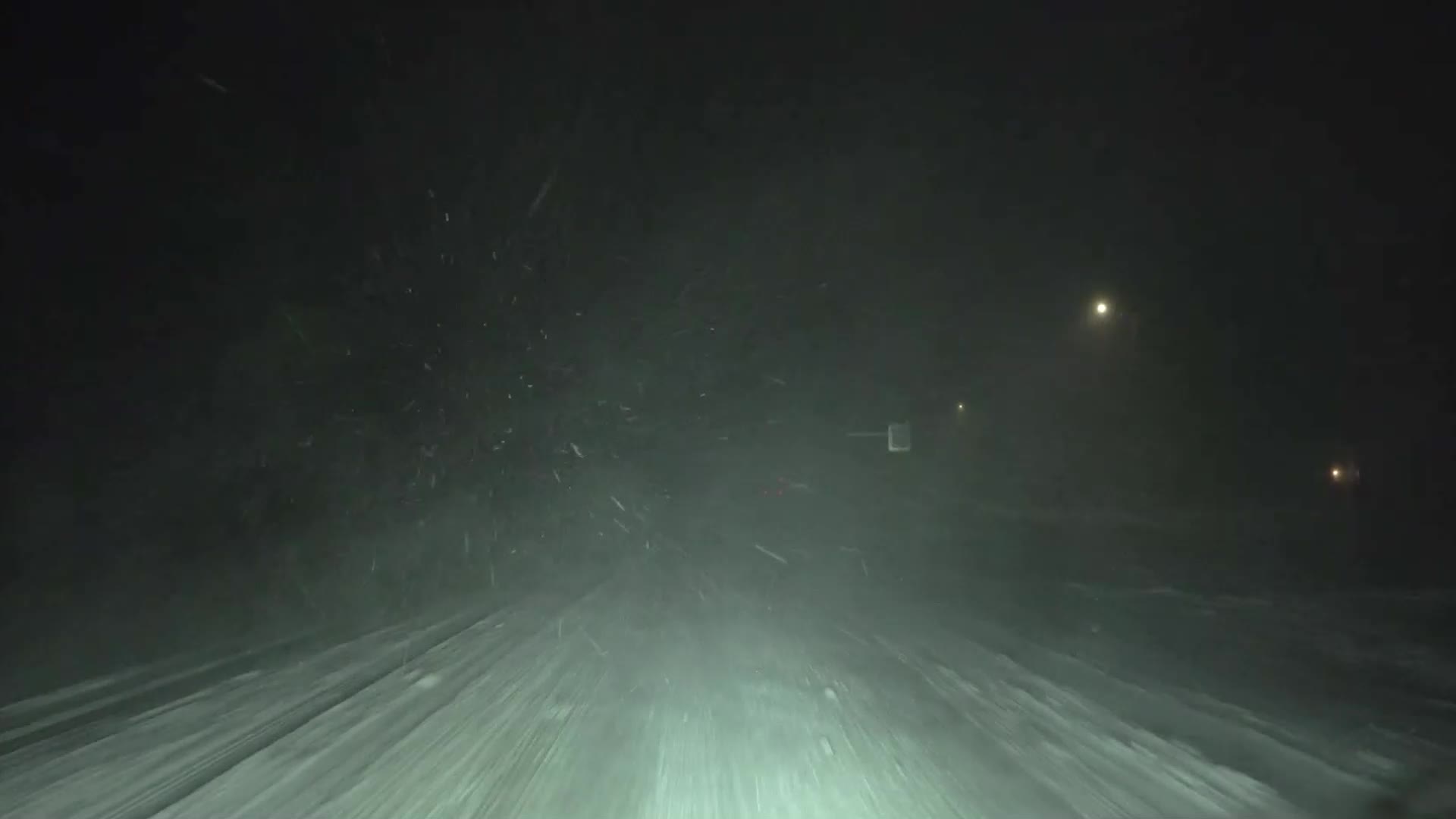 Whiteout Conditions Force Road Closures in Washington, Oregon - Videos ...