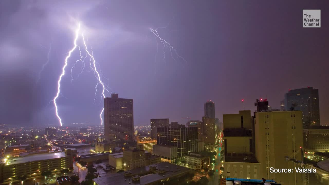 U.S. Lightning Strikes Jump in 2021 - Videos from The Weather Channel