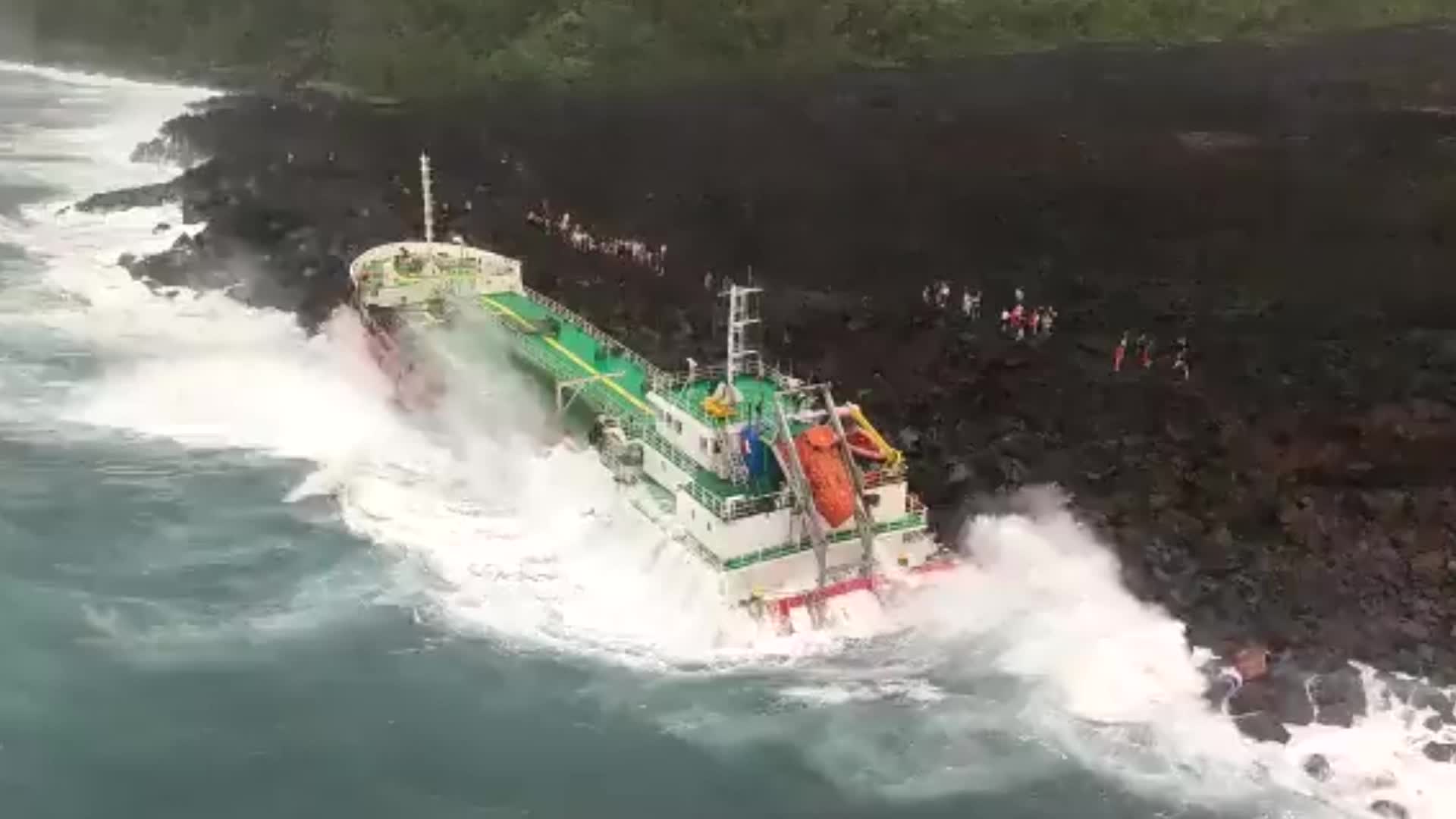 Powerful Winds Send Tanker Crashing Onto Rocks - Videos from The ...