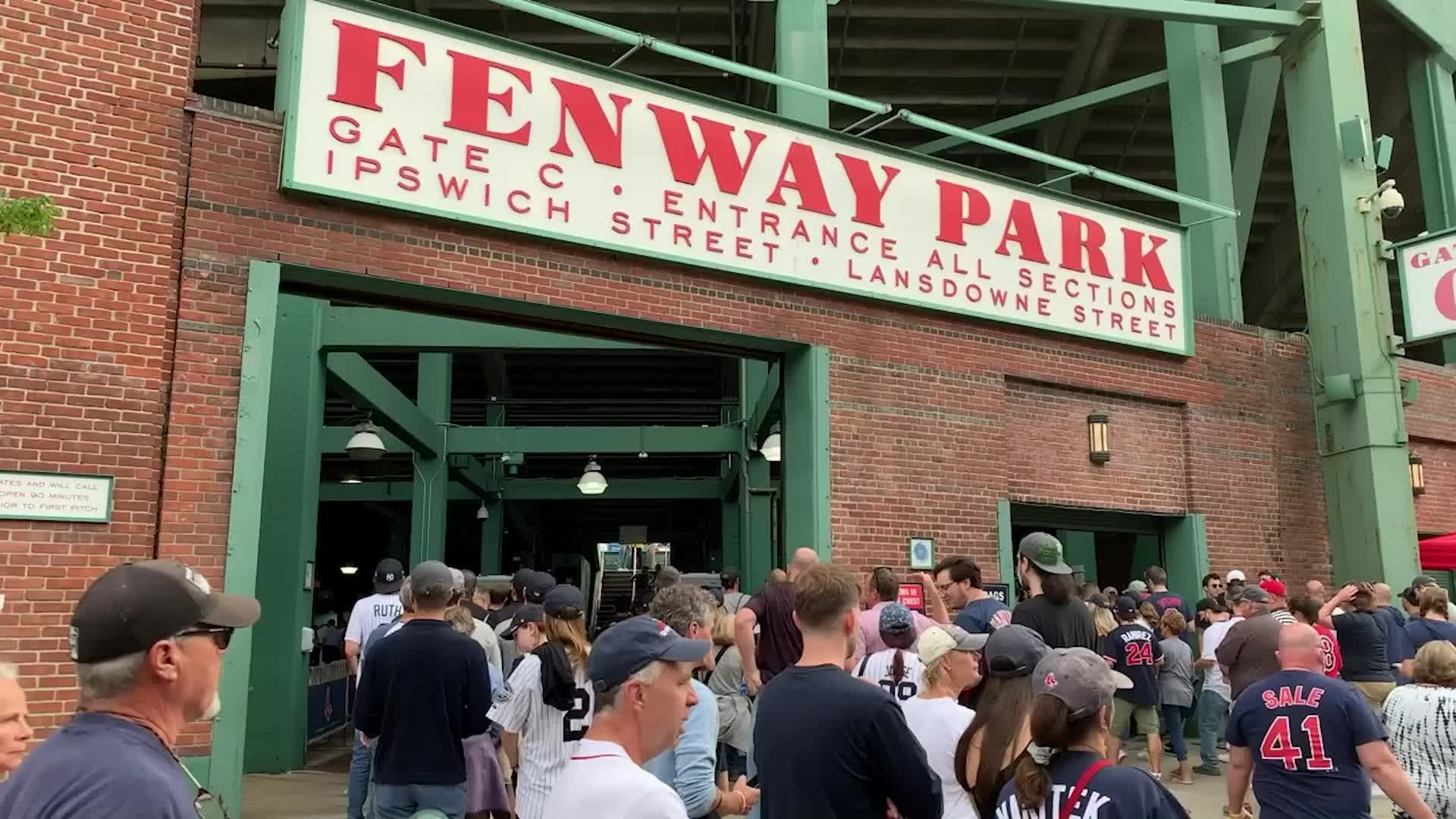 Lightning Often Strikes Within Unsafe Distance At MLB Games - Videos ...