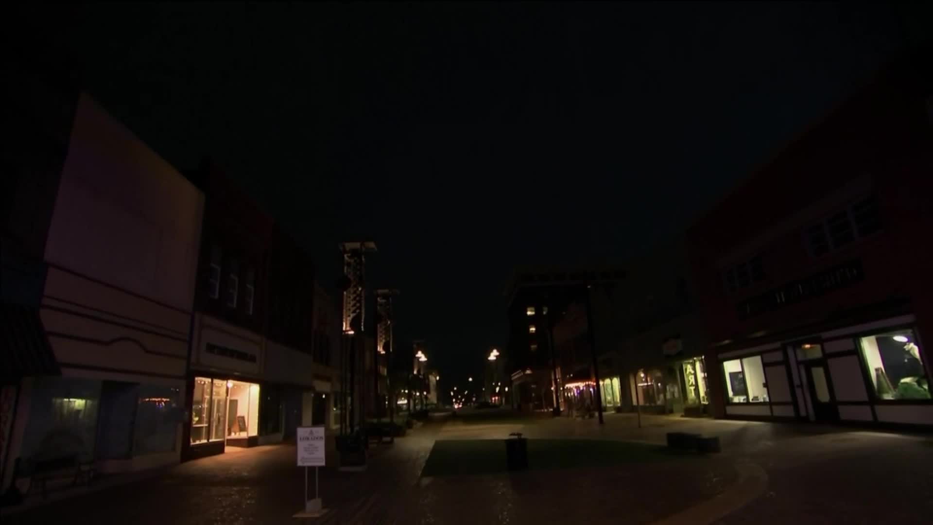 Weather Channel's Chris Warren Live on Air When Tornado Warning Sounded ...