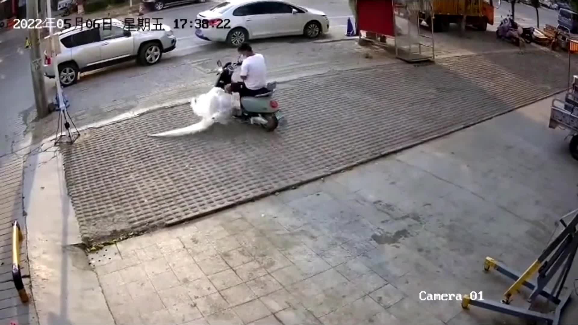 Wrong Place Right Time on a Windy Day - Videos from The Weather Channel