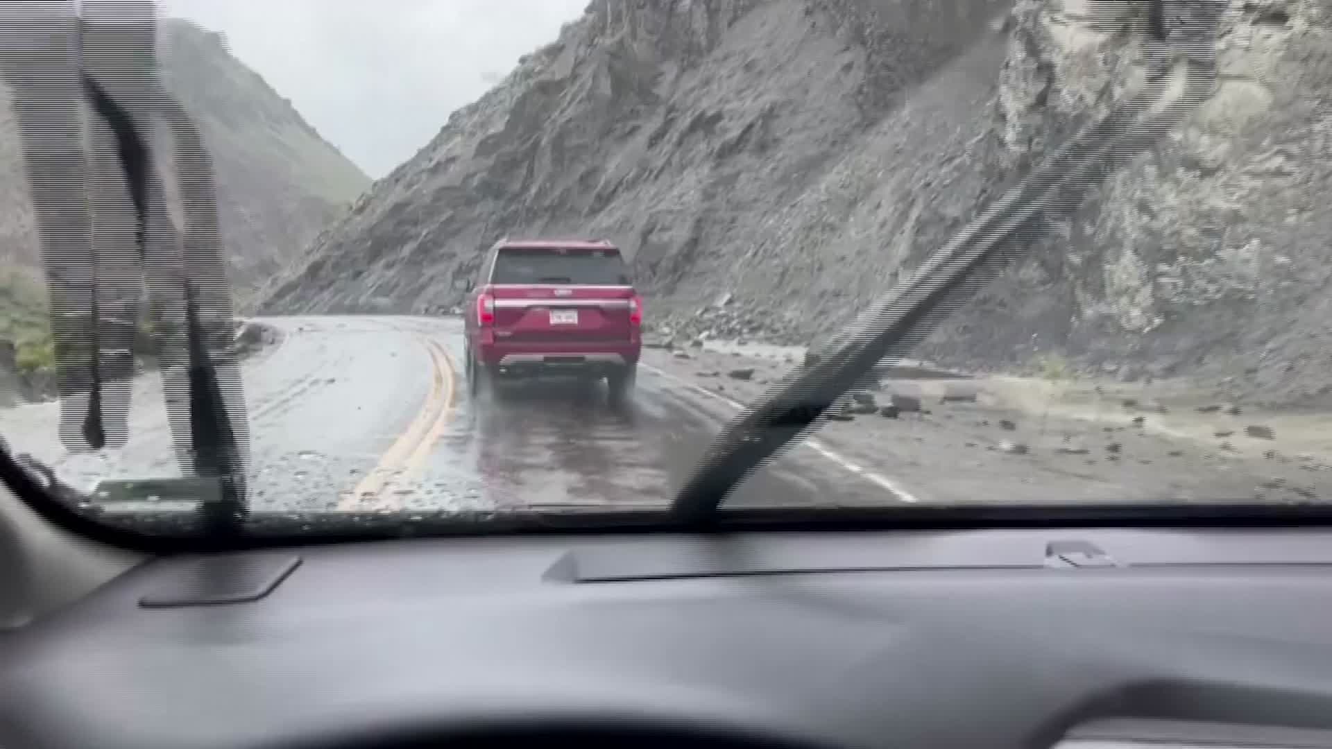 Rocks Pelt Driver Evacuating Yellowstone National Park - Videos from ...