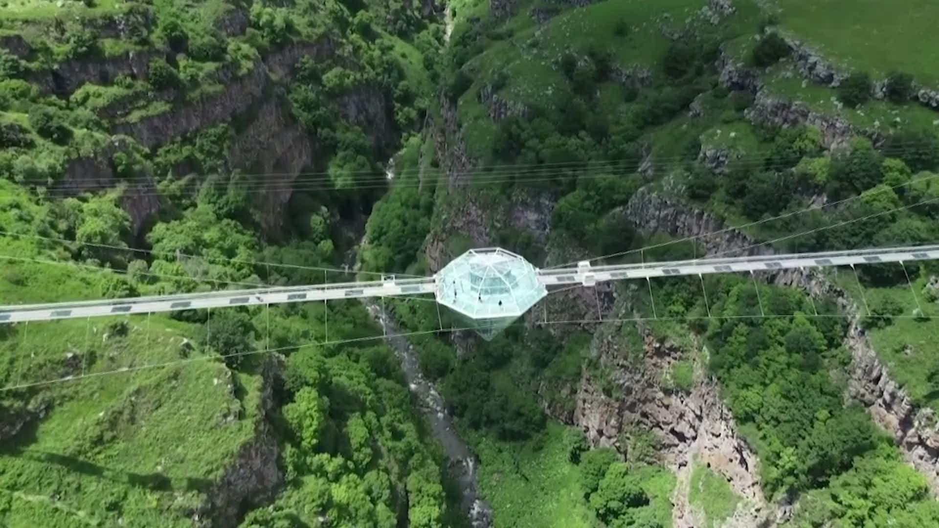 Glass Diamond Shimmers 650 Feet Above Canyon - Videos from The Weather ...