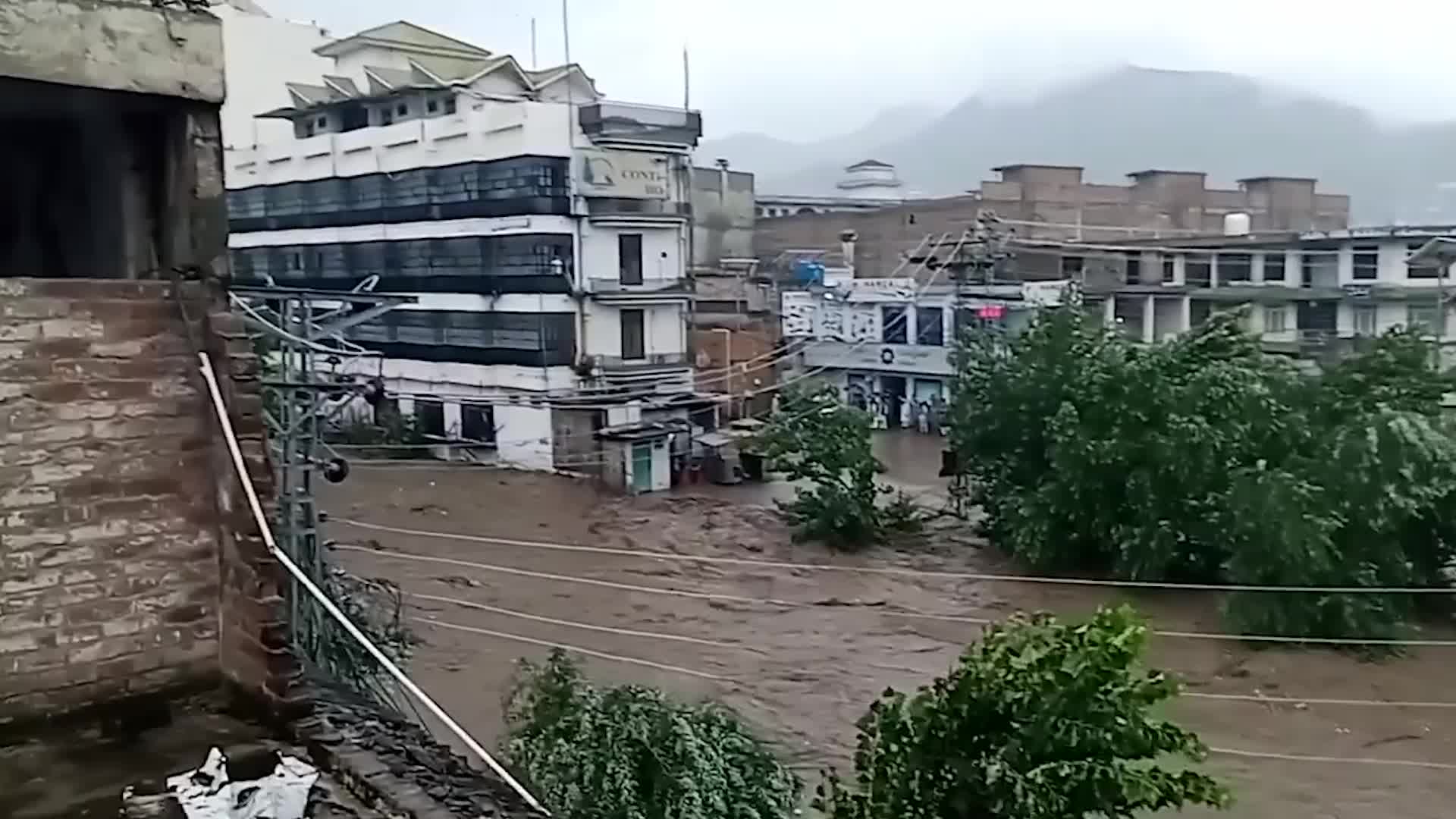 Devastating Flooding In Pakistan - Videos from The Weather Channel