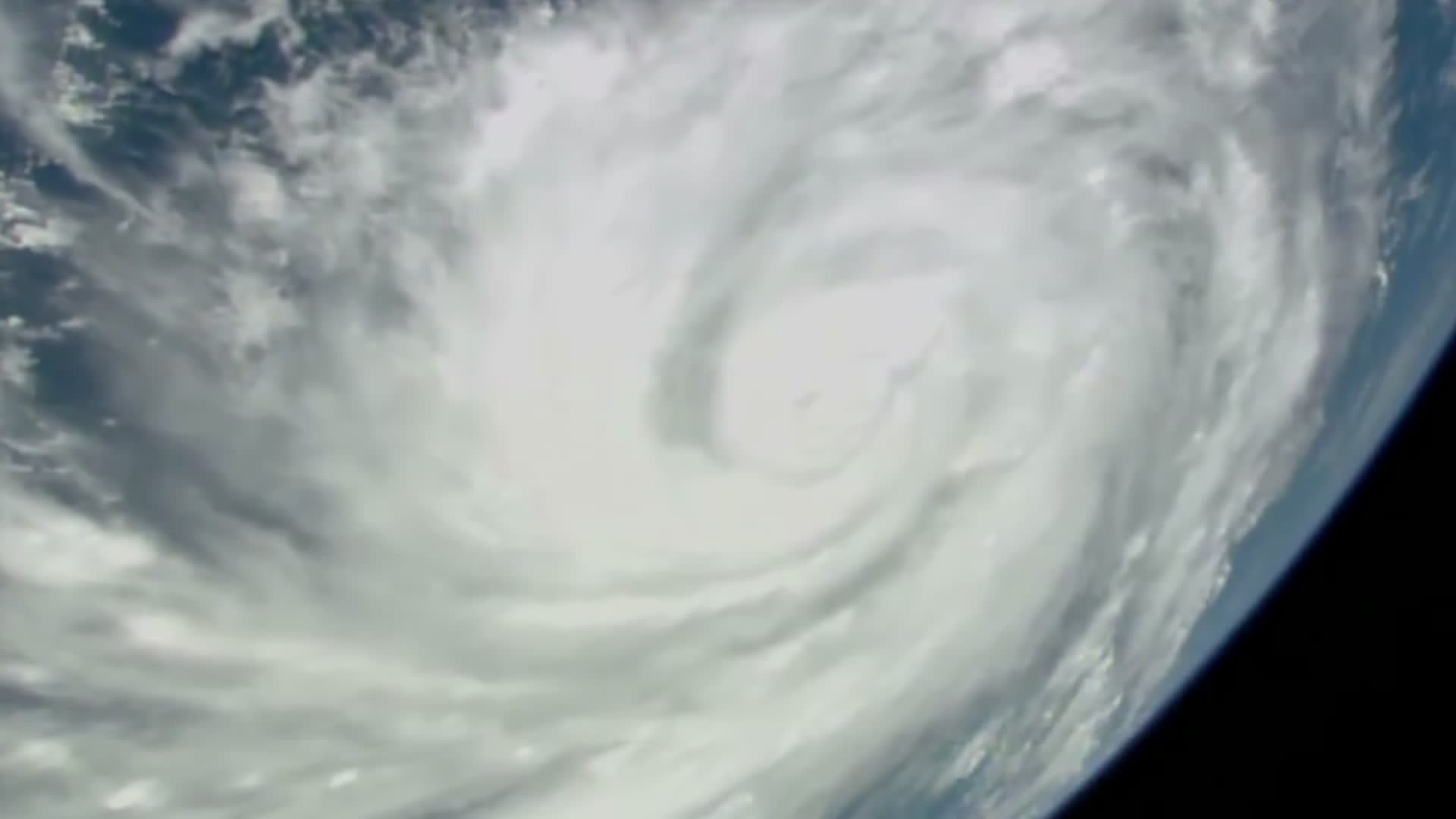 Hurricane Ian Seen On Video From International Space Station - Videos ...