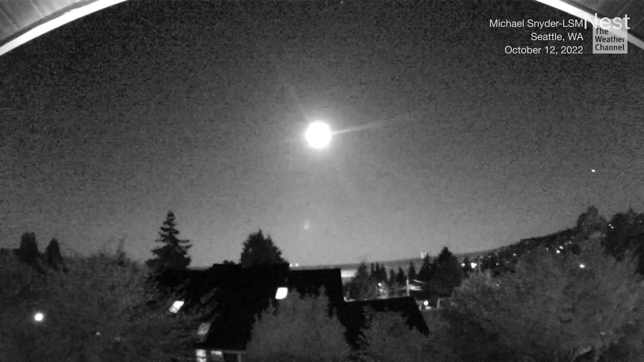 Fireball Blazes Across Seattle Area Sky - Videos from The Weather Channel