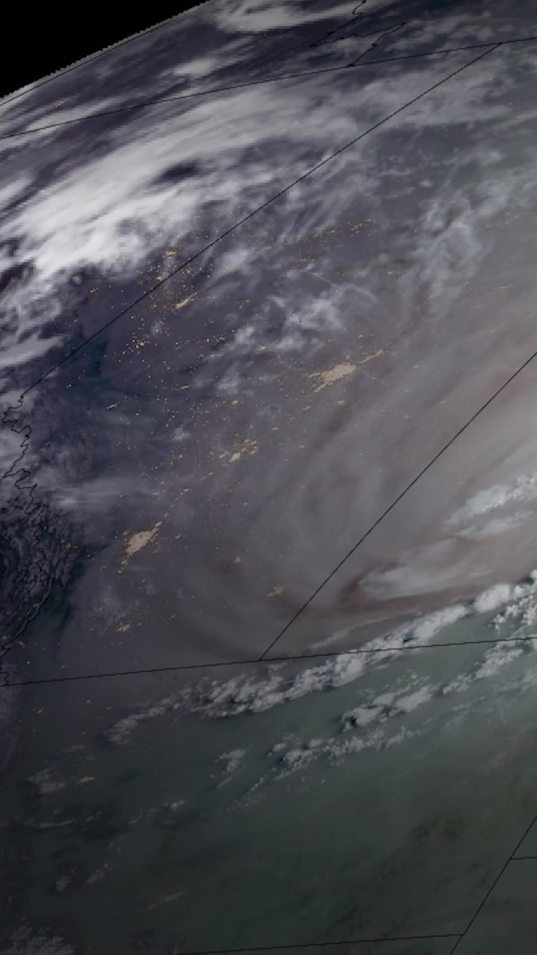 Stories_National_Smoke Cyclone Arrives in the Northern US - Videos from ...