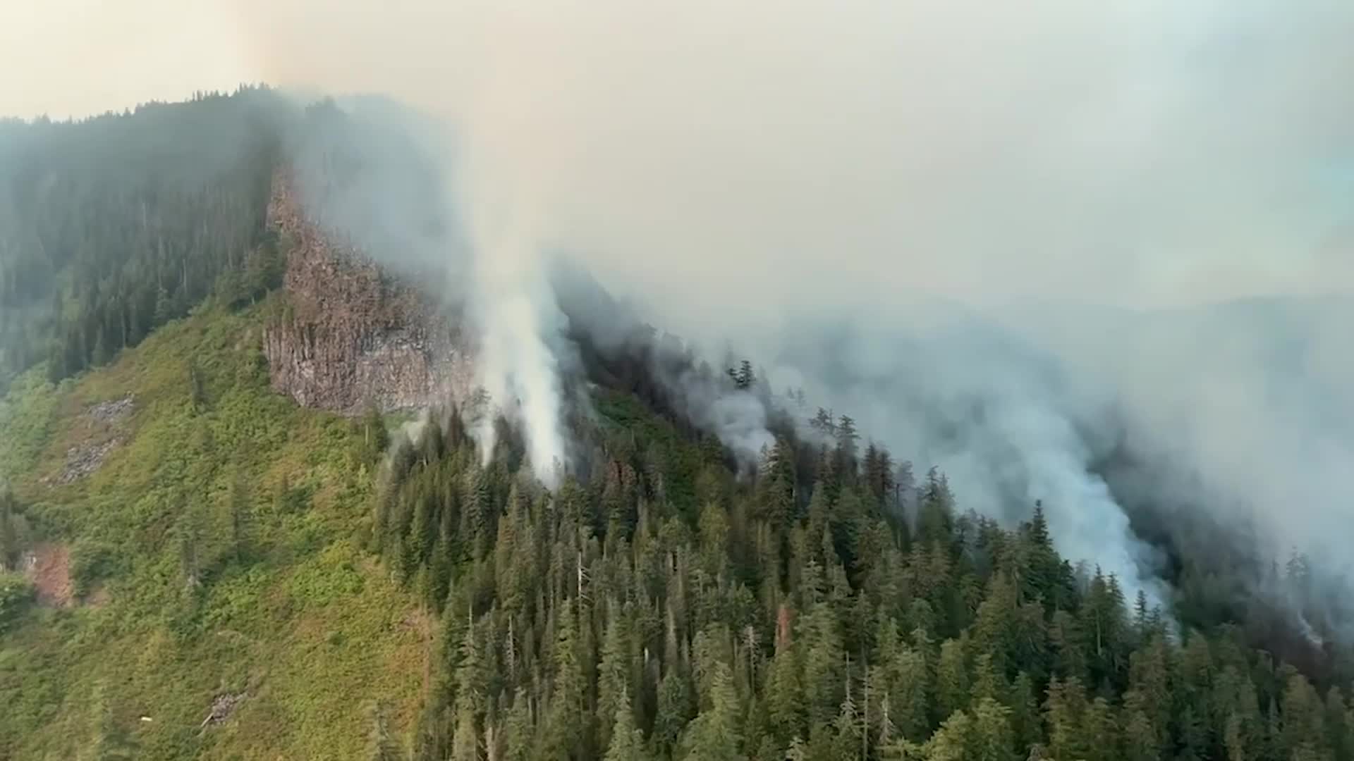 Oregon Wildfire Evacuations: 'Go Now' - Videos from The Weather Channel