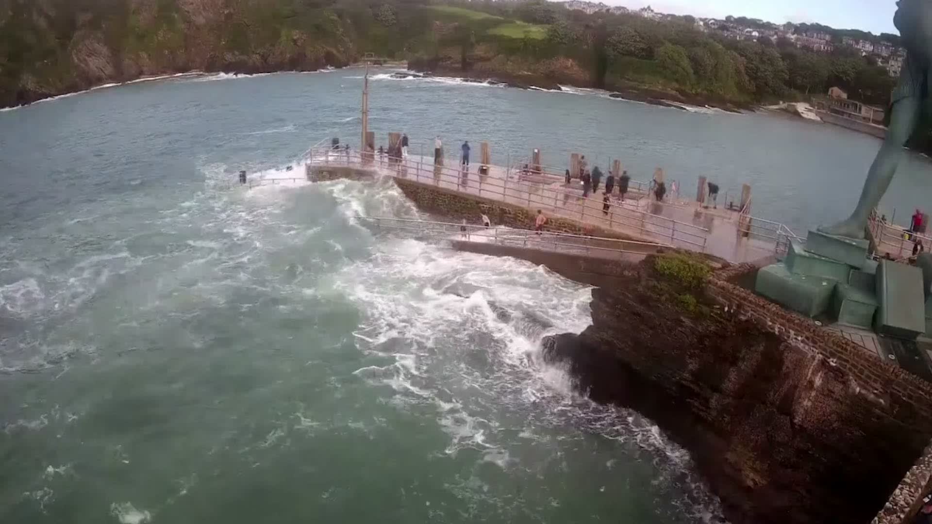 Moment Of Bravery: Bystanders Save Girl - Videos from The Weather Channel