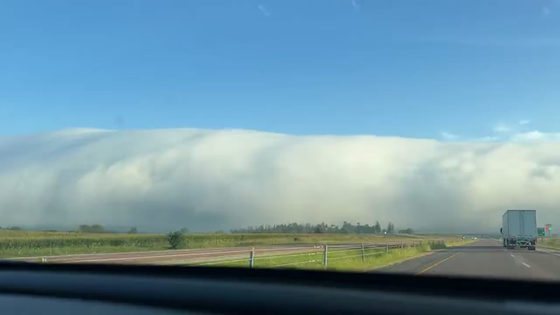 Stunning Gravity Wave Captured On Film - Videos from The Weather Channel