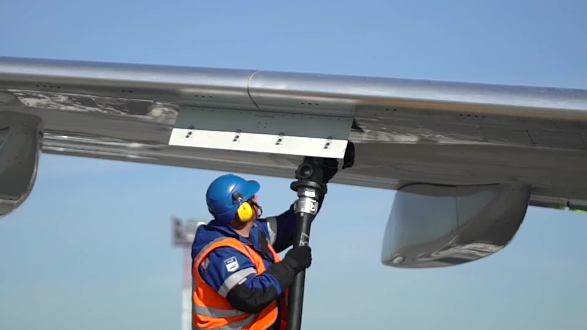 Danger In The Skies: Plane Fuel Health Threat - Videos from The Weather ...