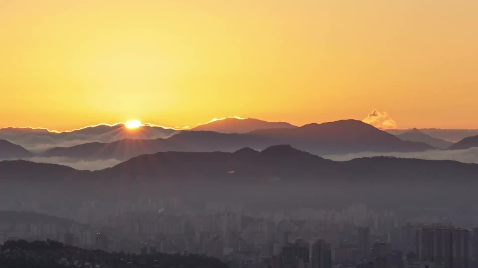 Warm October Continues Record-Breaking Year - Videos from The Weather ...