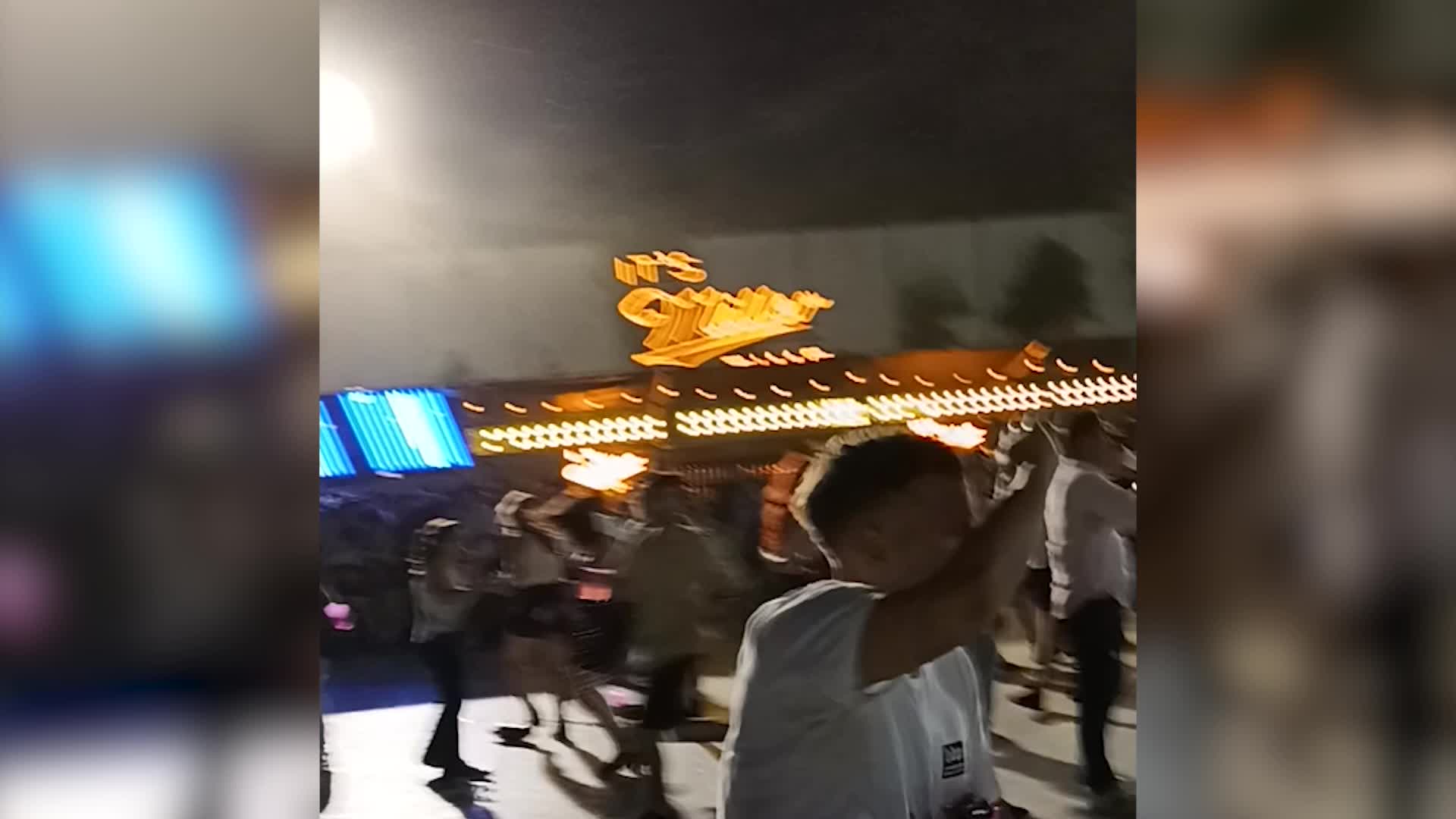 Concertgoers Run Screaming As Storms Blow In - Videos from The Weather ...