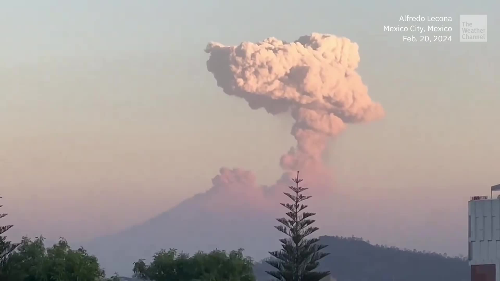 Volcán Popocatépetl en Erupción Cerca de la Ciudad de México - Videos ...