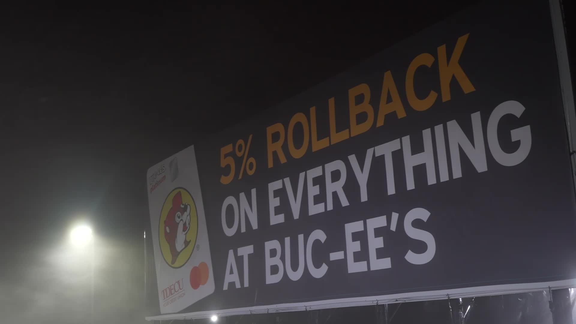 Beryl Topples Buc-ee’s Sign In Texas - Videos from The Weather Channel