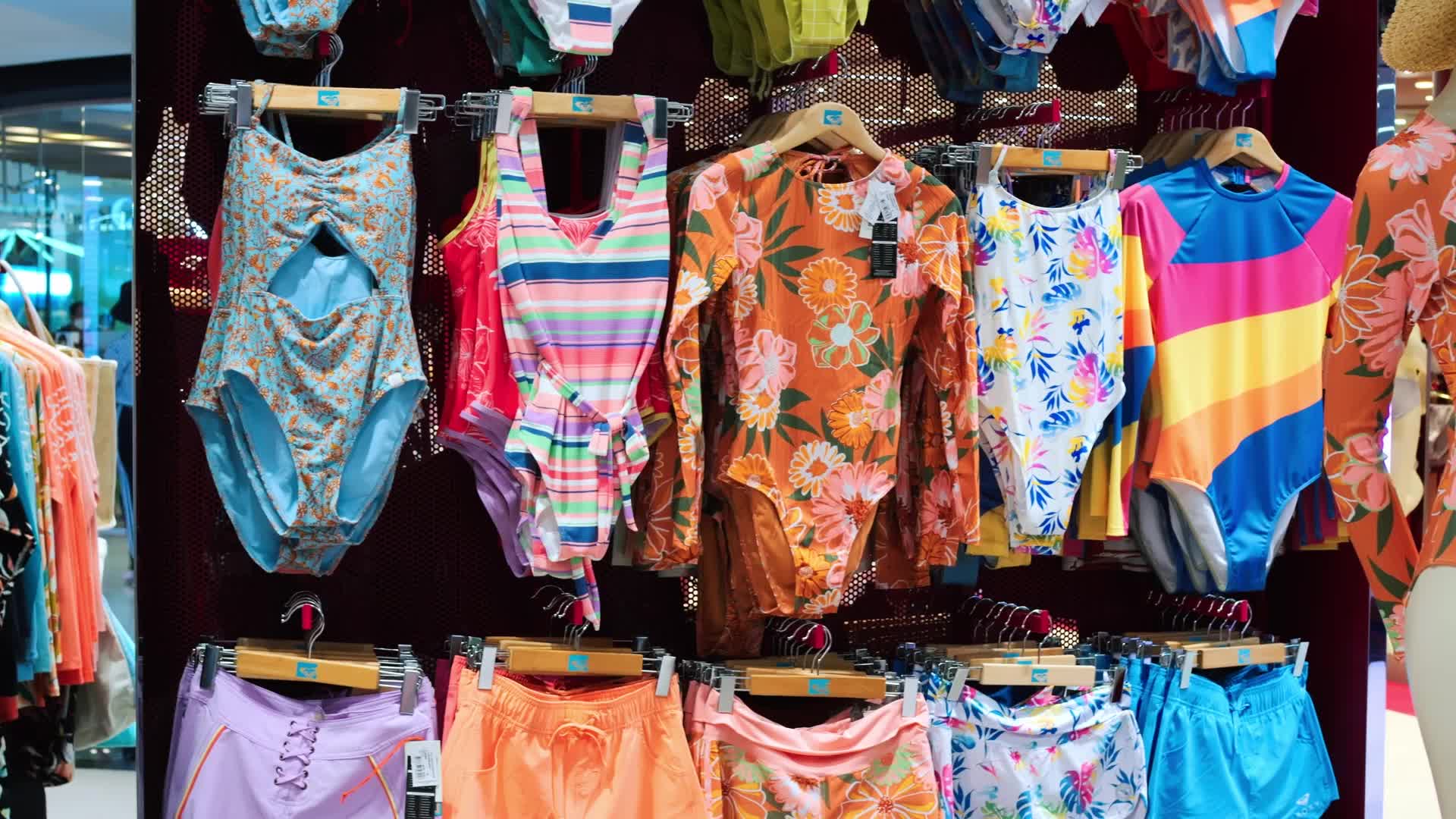 The Life-Saving Secret Behind Swimsuit Colors - Videos from The Weather ...
