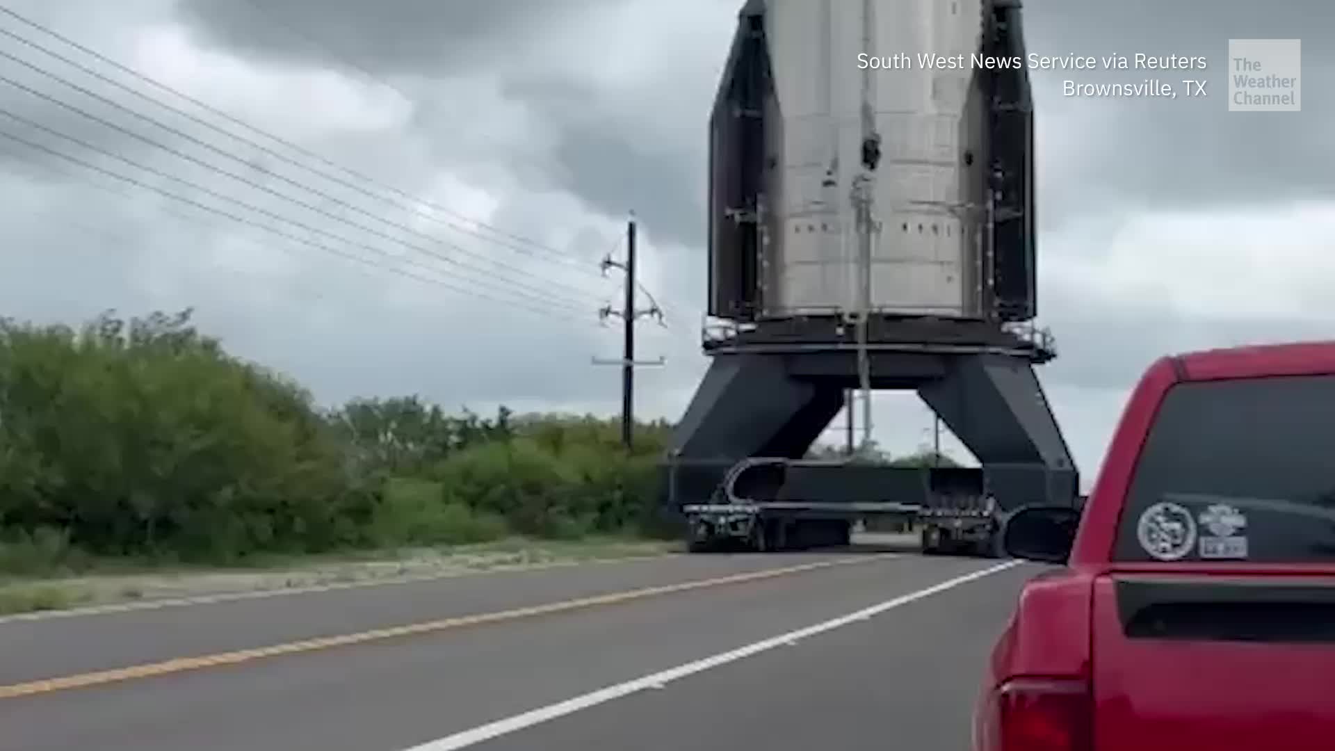 Massive Rocket Stops Cars In TX Traffic - Videos from The Weather Channel