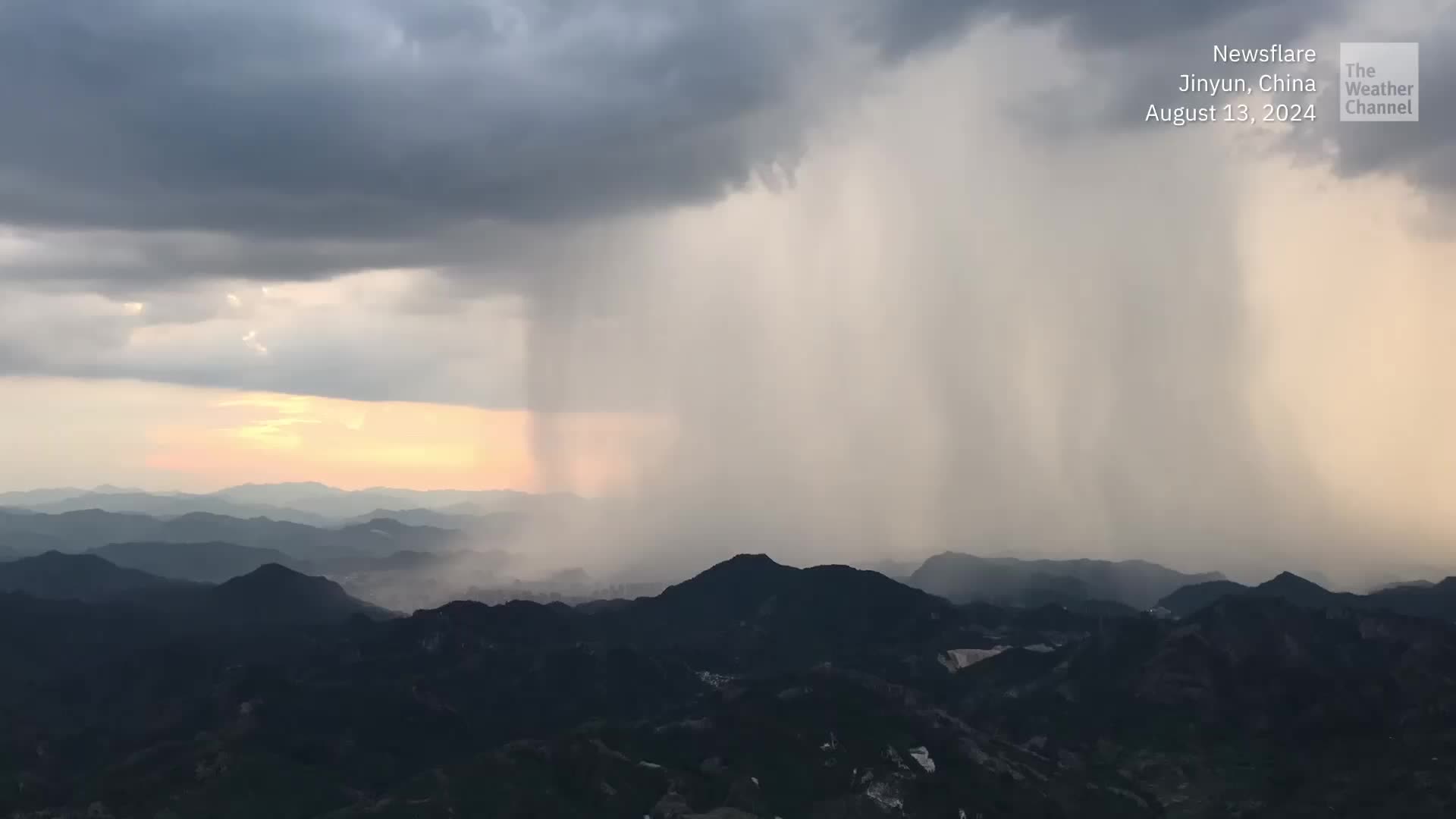 Cloud Waterfall: Rain Creates Wall Of Water - Videos from The Weather ...