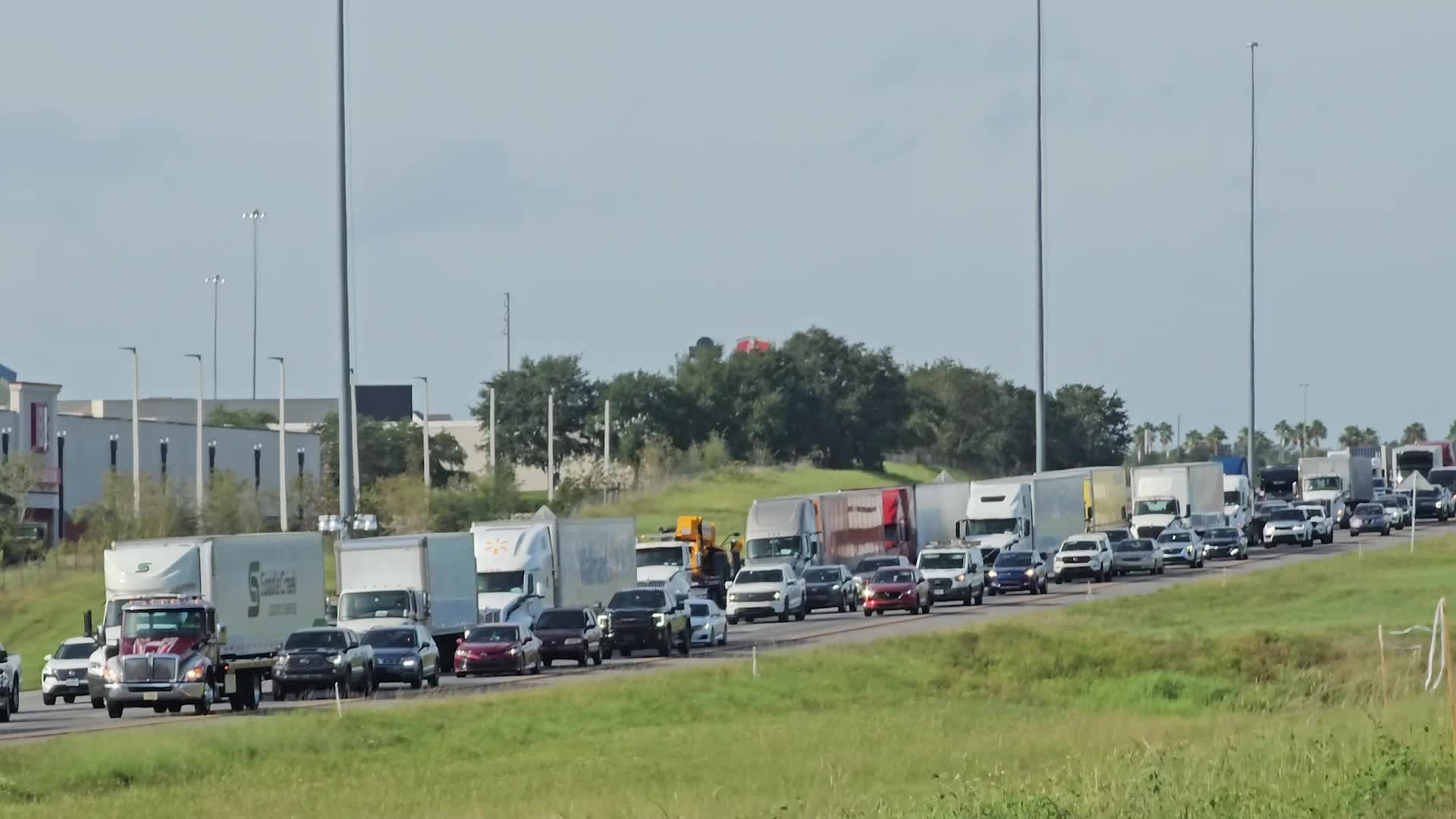Cars Line Up On Interstate To Escape Helene - Videos from The Weather ...