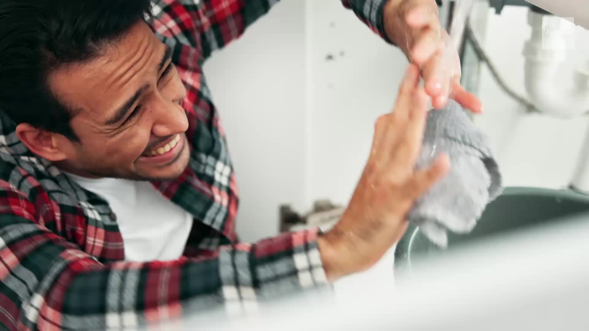 Protect Your Pipes From A Frozen Disaster - Videos from The Weather Channel