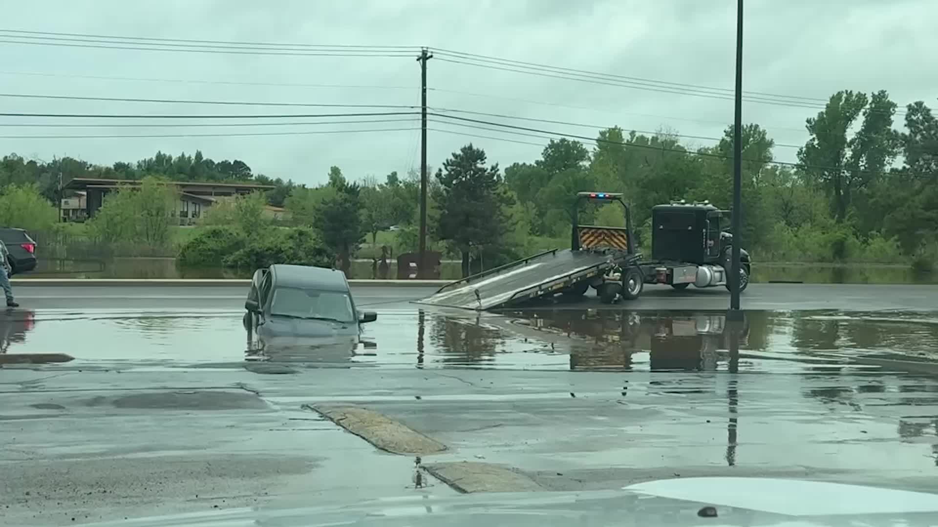 Drivers Drown In Oklahoma Flash Flooding - Videos from The Weather Channel