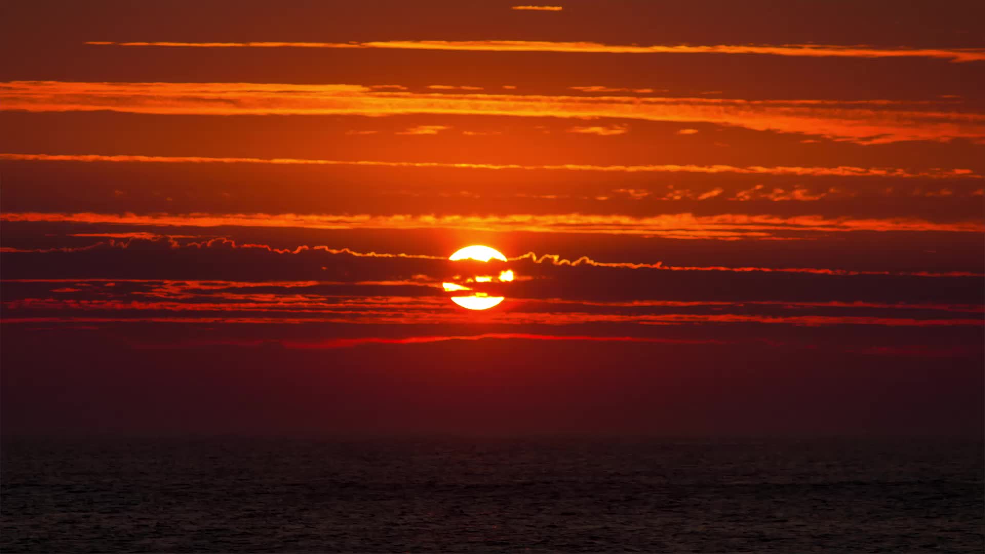 Why Does The Sky Sometimes Flash Green At Sunset? - Videos from The Weather Channel