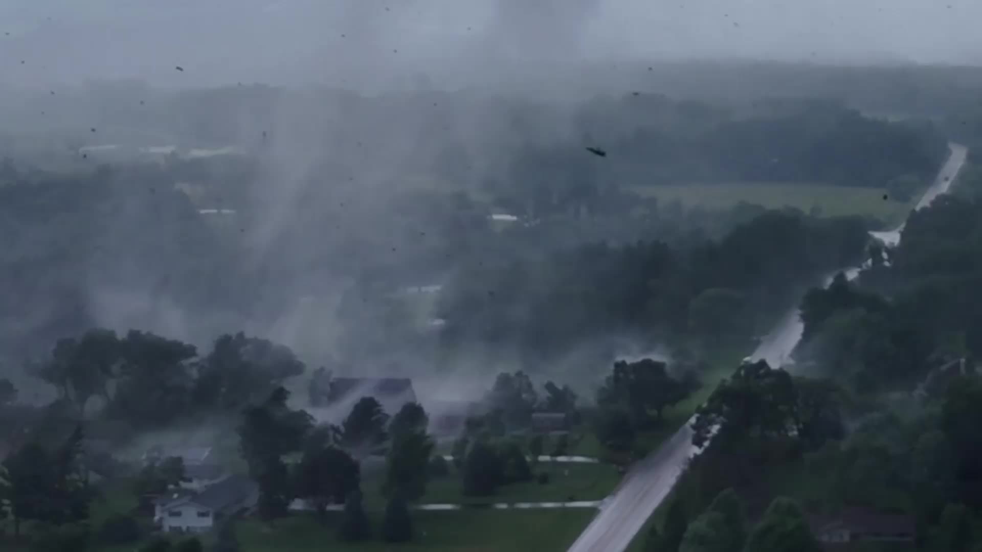 Rare View As Tornado Rips Through Neighborhood - Videos from The ...