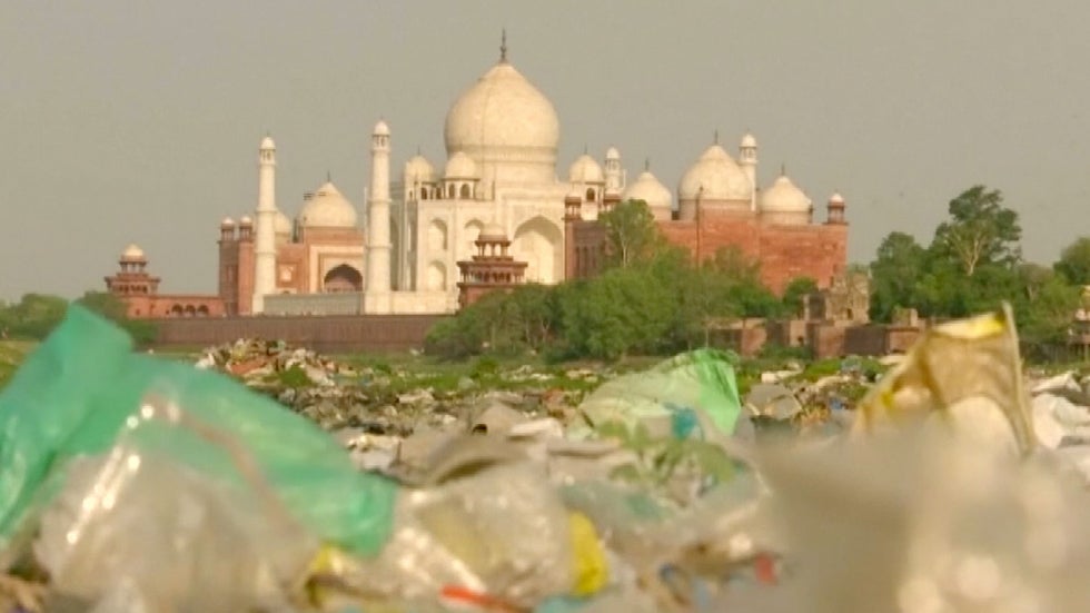 India s Taj Mahal Turning Yellow And Green From Pollution Videos From India s Taj Mahal Turning Yellow And Green From Pollution Videos From