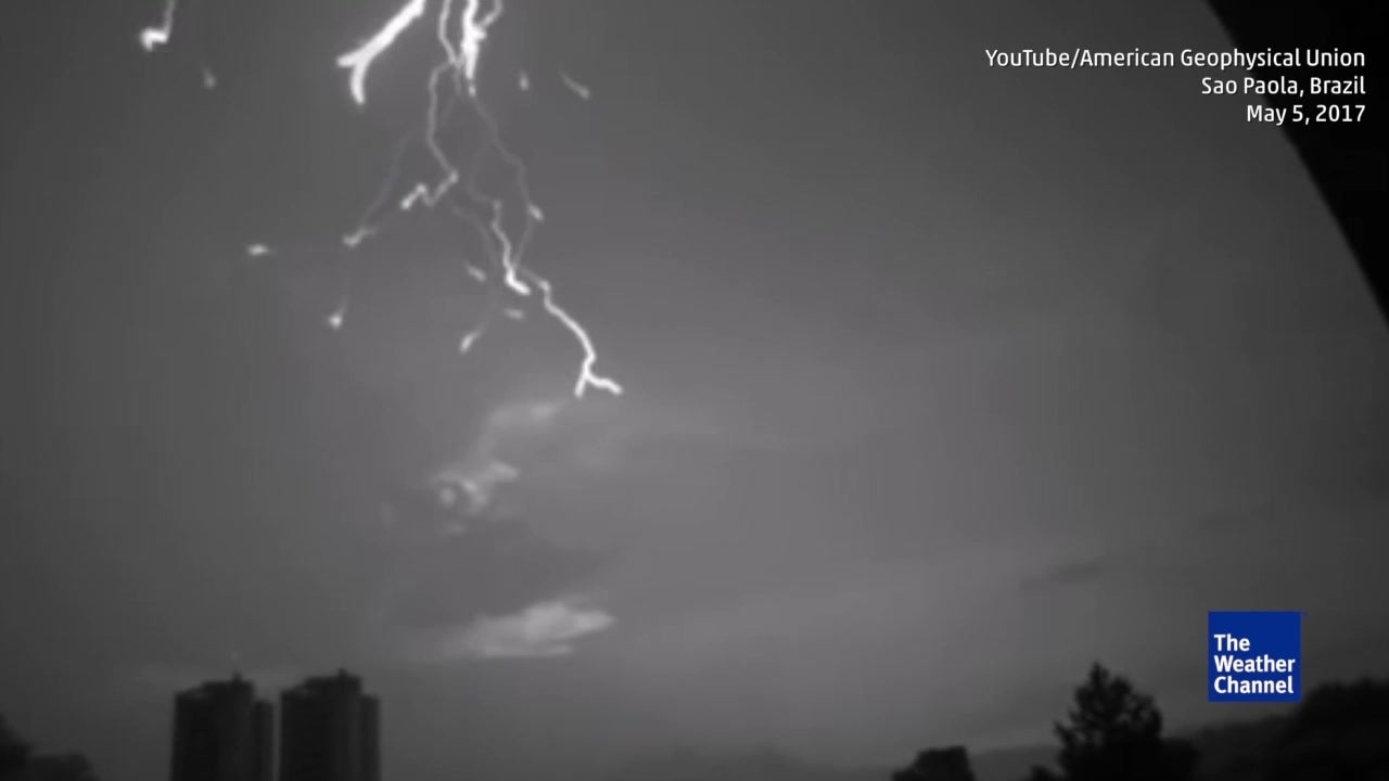 Slow-motion video captures amazing lightning strikes - Videos from The ...