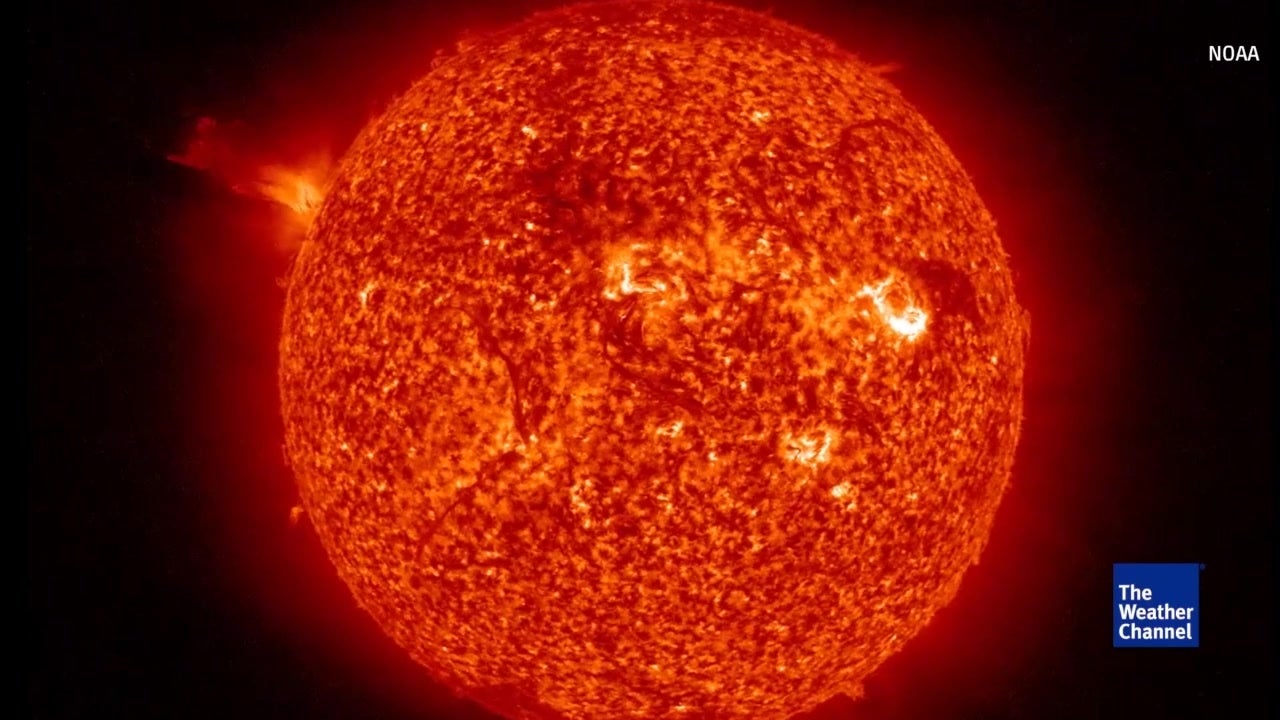 Satélite captura explosión solar - Videos de The Weather Channel