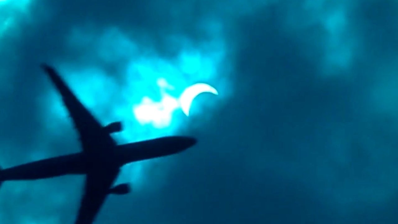 Most Epic Photobomb Ever? - Videos from The Weather Channel