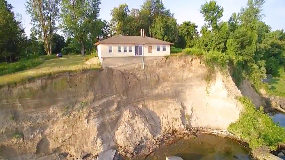 Teetering Home Meets Its Maker - Videos from The Weather Channel